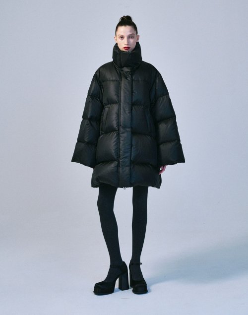OVERSIZED DOWN JACKET HIGH NECK_BLACK | 솔드아웃 마르디 메크르디
